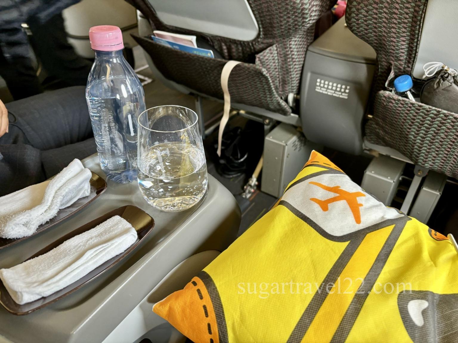 【エバー航空ビジネスクラス】2024年搭乗記｜機内食がおいしい！BR156台北ーソウル - スキあらば旅。｜乗って飲んで食べて